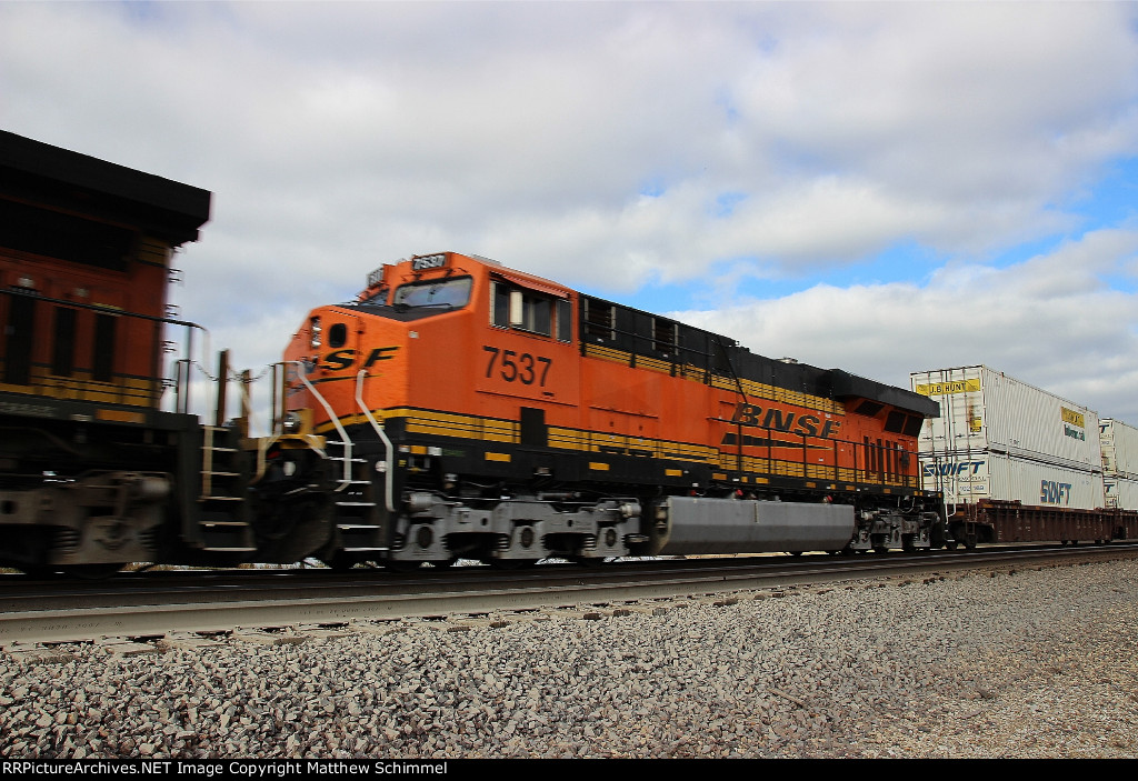 BNSF 7537